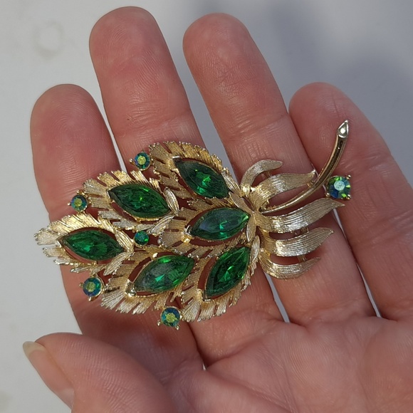 Lisner Jewelry | Jewelry | Vintage Lisner Brooch | Poshmark